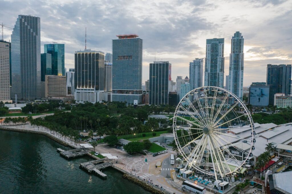 ABOUT US - Florida Acquisition Group